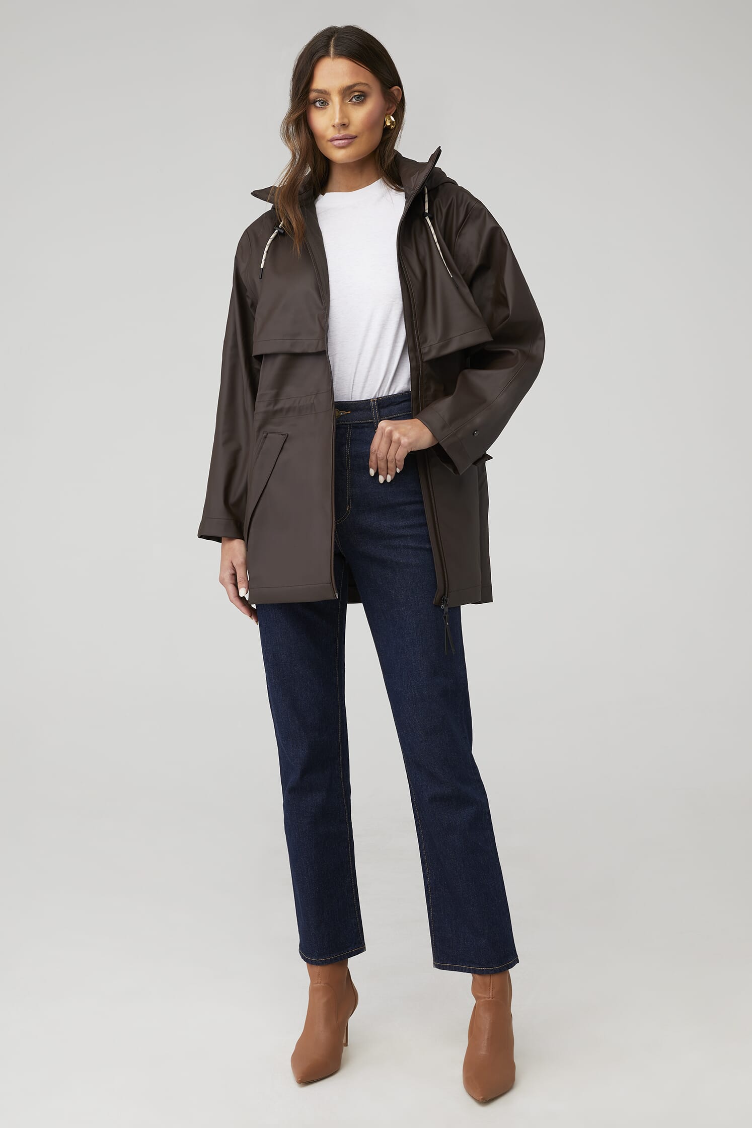 Varley | Alyssa Rain Jacket in Dark Truffle| FashionPass