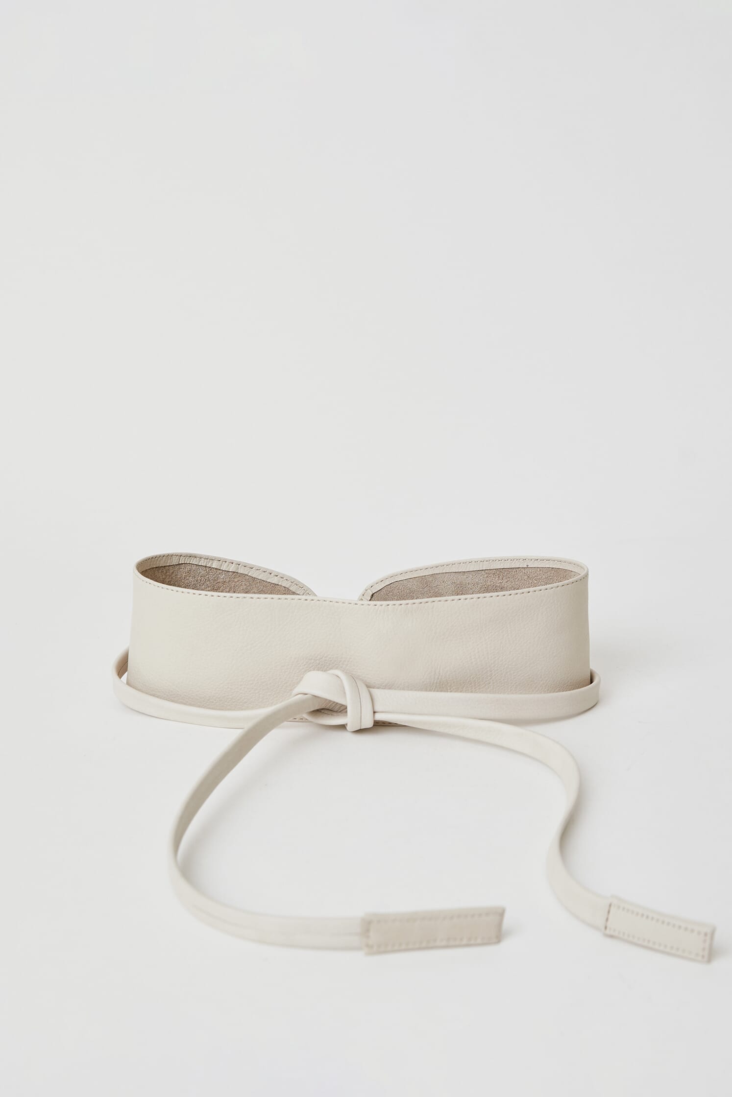 B-Low the Belt | Archer Belt in Bone| FashionPass