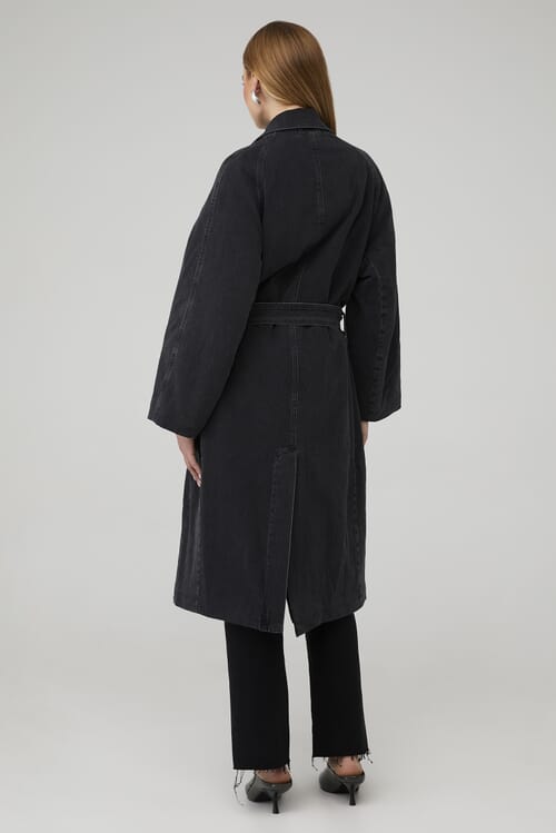 Good American | Uniform Denim Trench in Black281| FashionPass